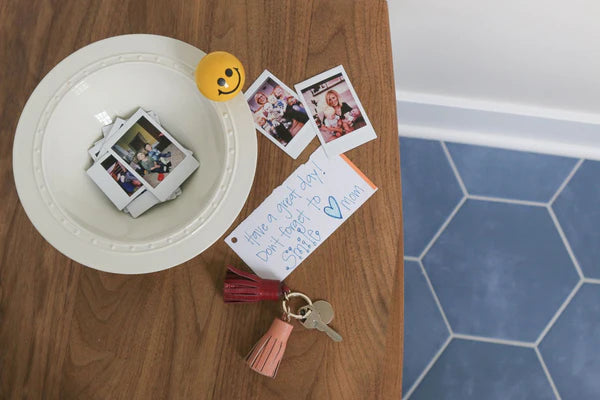 NORA FLEMING All Smiles Face Mini – Raspberry Row